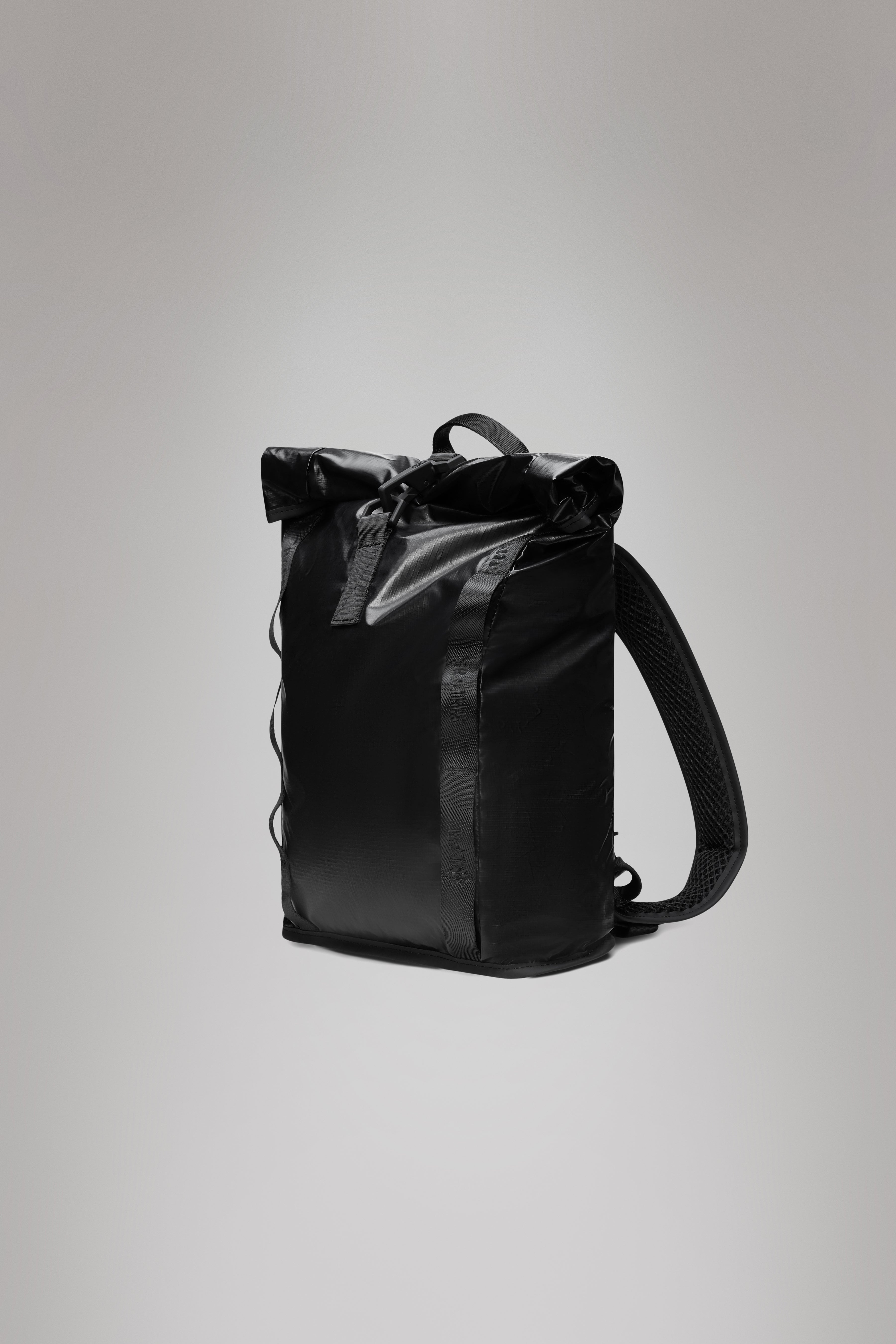Rains® Sibu Rolltop Rucksack Mini in Black per €110 | Spedizione Gratuita